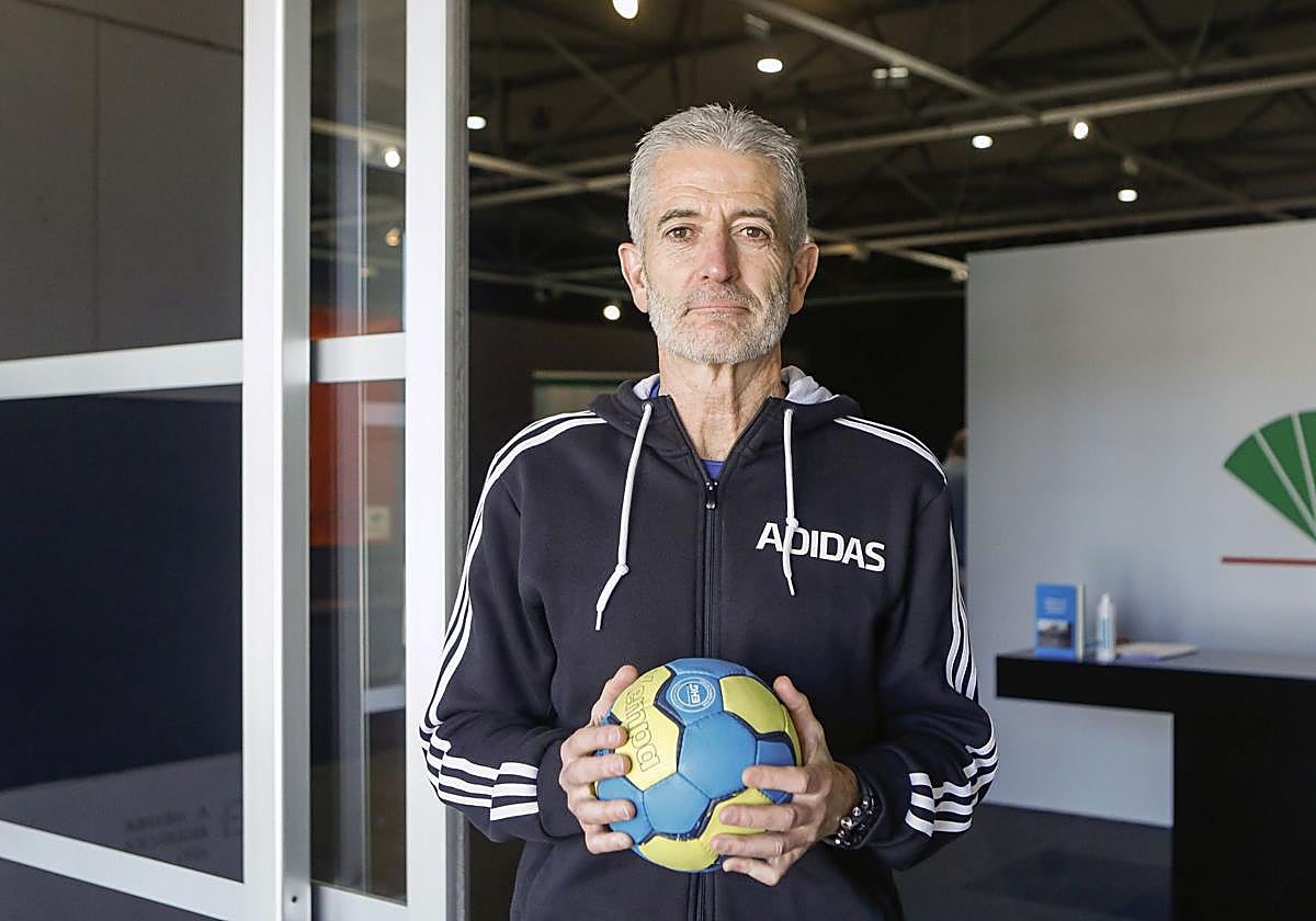 La Federación Española de Balonmano impide al gijonés Ramón Gallego volver a optar a jefe de ...